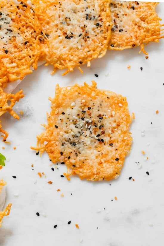 Homemade Parmesan Cheese Crisps (5g protein!) - The Cheese Knees