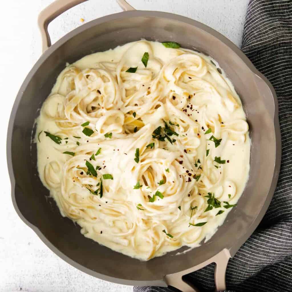 How to Thicken Pasta Sauce (3 Ways) - The Cheese Knees