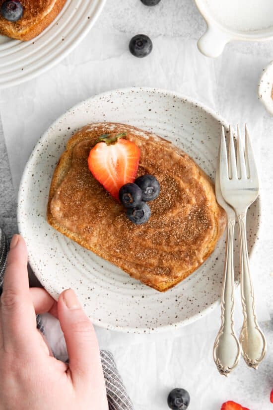 Cinnamon Sugar Cream Cheese Toast - The Cheese Knees