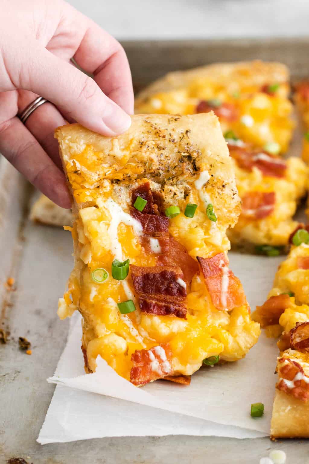 Mac and Cheese Pizza - The Cheese Knees