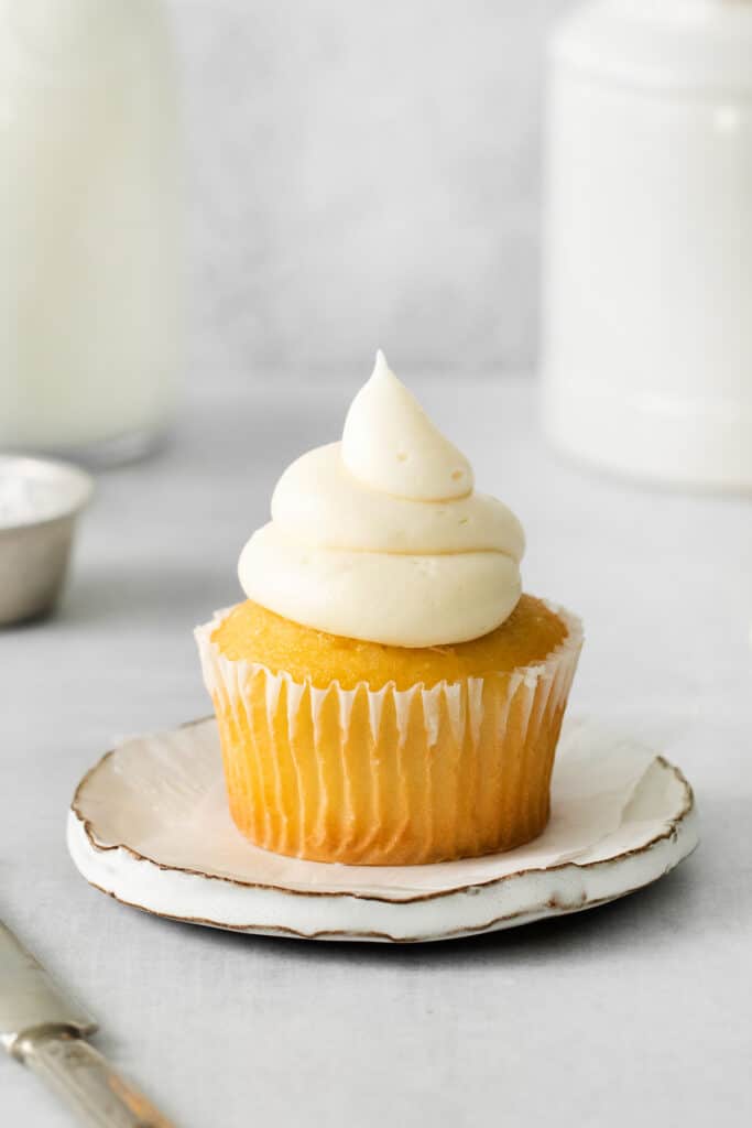 Creamy Mascarpone Frosting - The Cheese Knees