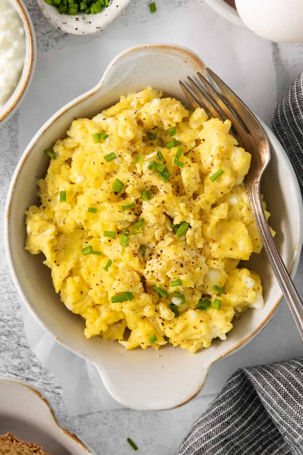 Cottage Cheese Scrambled Eggs - The Cheese Knees